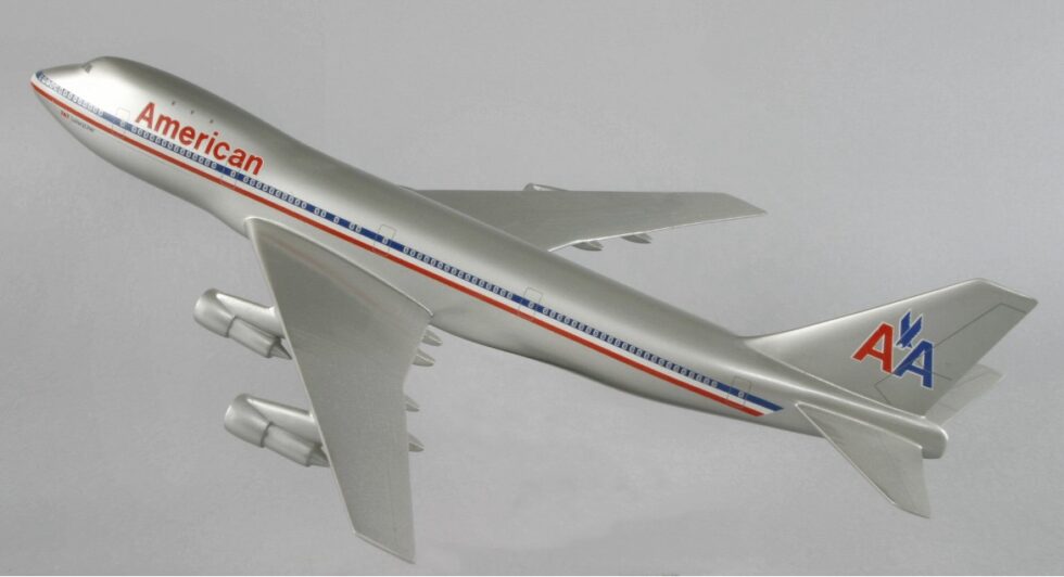 American Airlines Boeing 747-100 Luxury Liner - Cavalcade of Wings