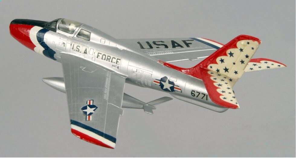 USAF Thunderbirds F-84F Thunderstreak - Cavalcade of Wings